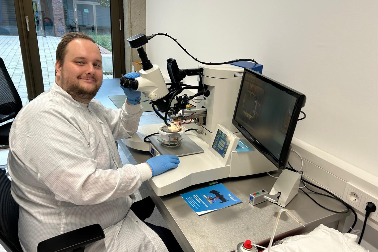 Photonic And Mems Device Assembly Packaging And Manufacturing Photonics Foundry